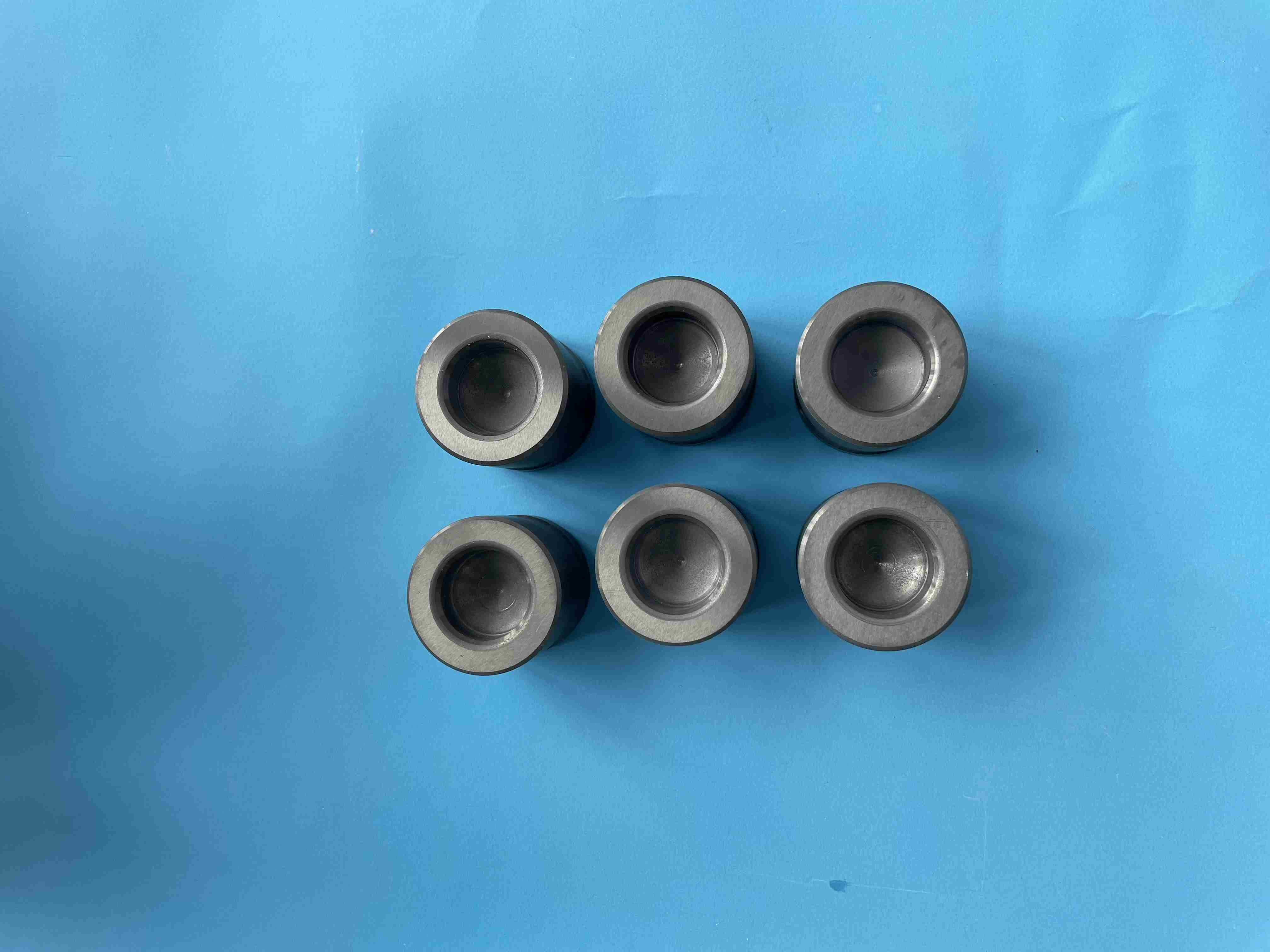 Enhanced Fracture Toughness Silicon Nitride Ceramics With Compressive